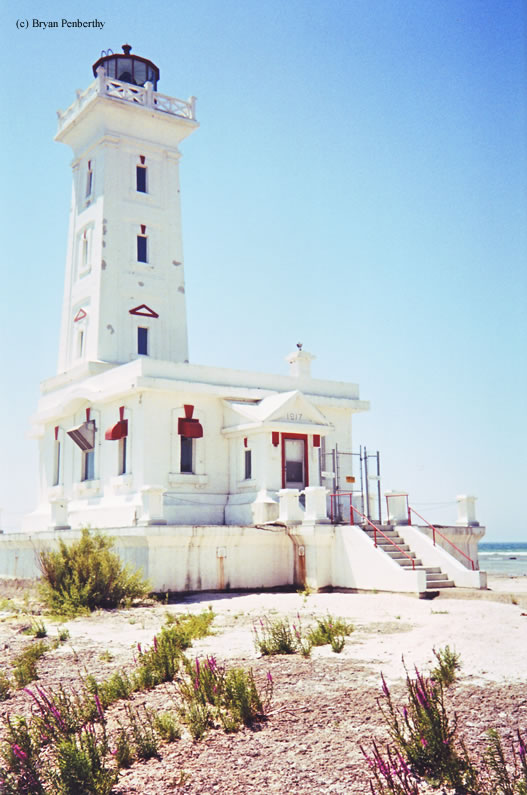 Point Abino Lighthouse Photos