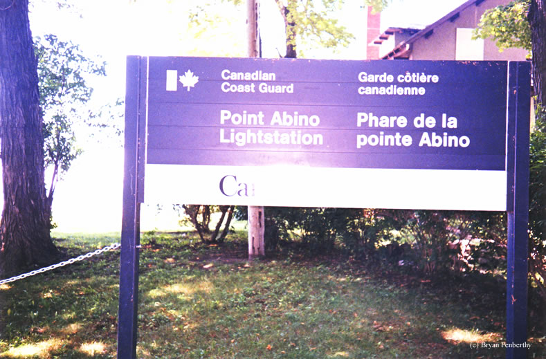 Point Abino Lighthouse Photos